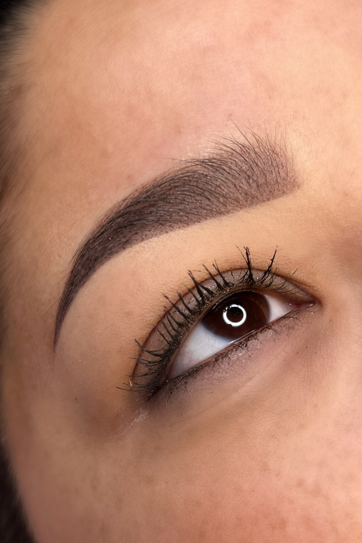 Femme Fatale te Kapellen: Powerbrows
